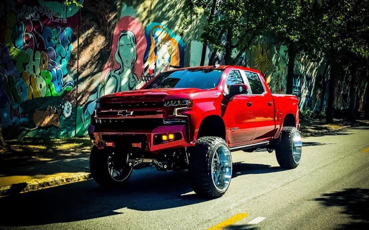 squatting – Road King Kustomz